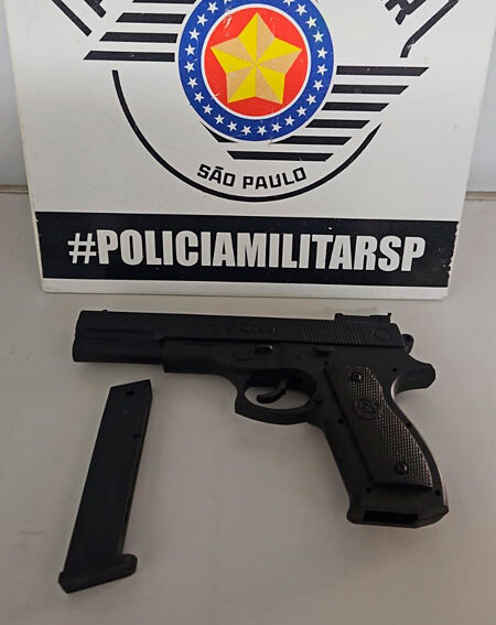 Aluno é flagrado com simulacro de arma de fogo em escola | Gazeta de ...
