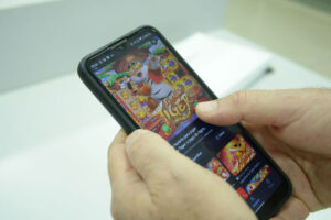 Dívidas, depressão e famílias em ruínas: relatos mostram danos do Jogo ...